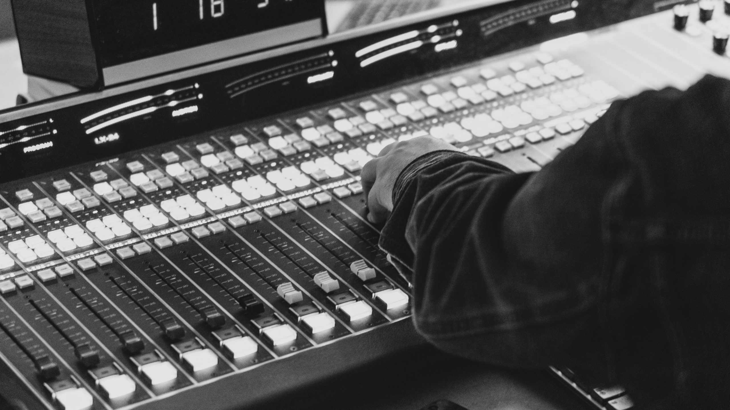 In The Groove: TV Girl, Atjazz, Hidden Spheres & Allysha Joy - WDET 101 ...